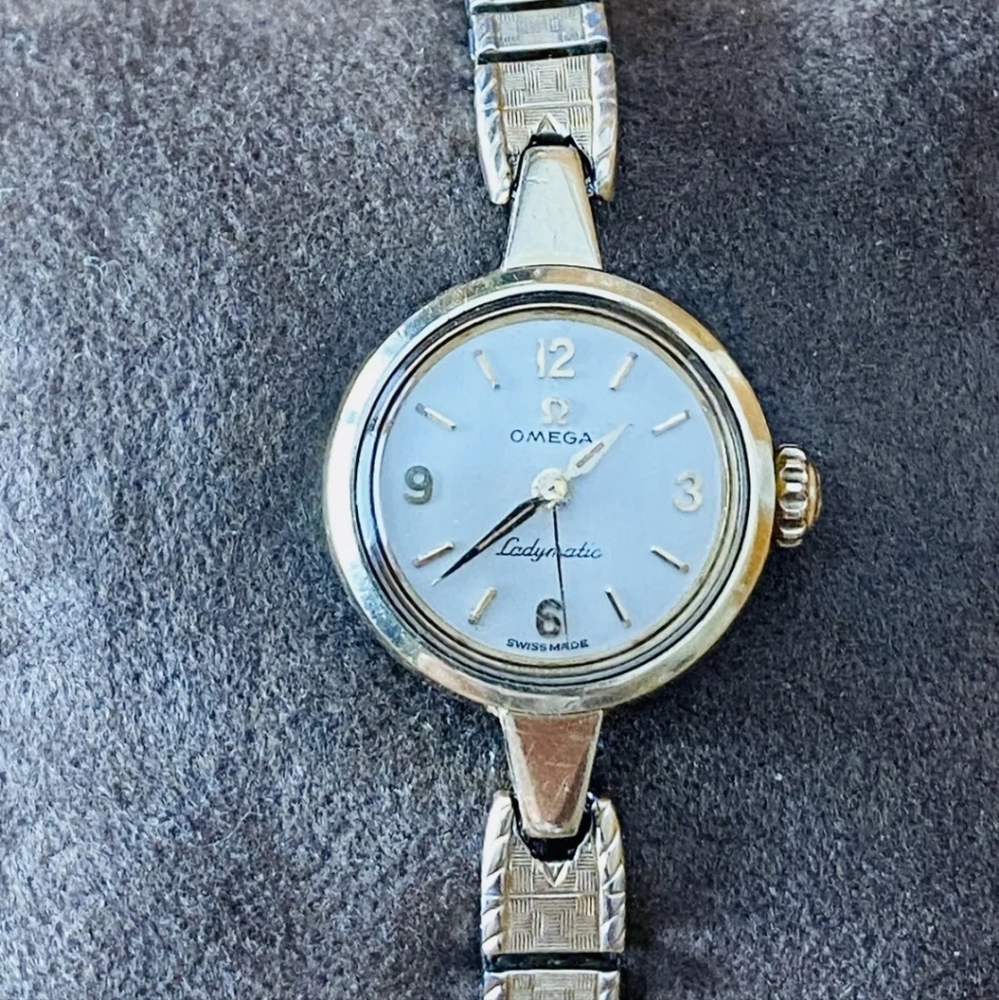 Vintage Ladies Omega Watch - Gem